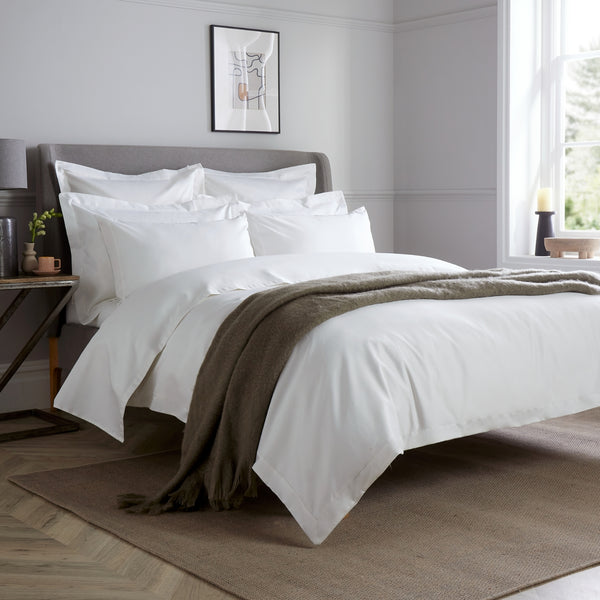 White 800 Thread Count Oxford Pillowcases with White Wide Border | Bed ...